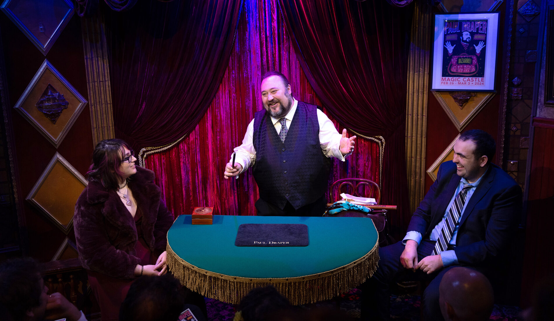 Paul Draper | Close-Up & Strolling Magic for Events